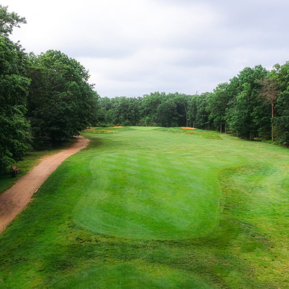 Hole 16 - Running Deer Golf Club